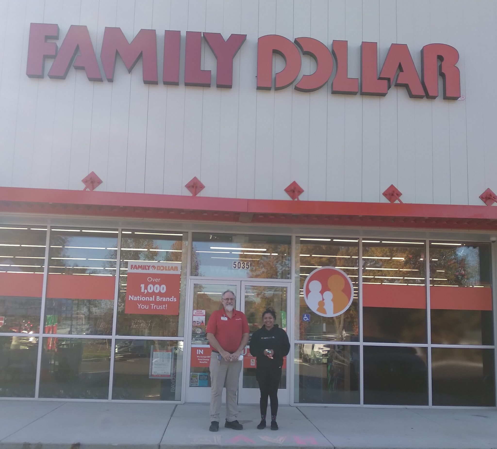 Family Dollar/Dollar Tree celebrates new store in Pleasant Lake